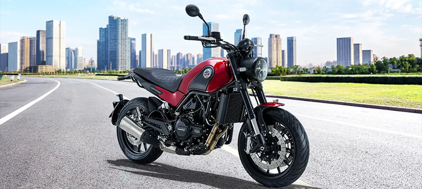 Compare Benelli Leoncino 500 vs Benelli TRK 502 - Specs, Price & Mileage