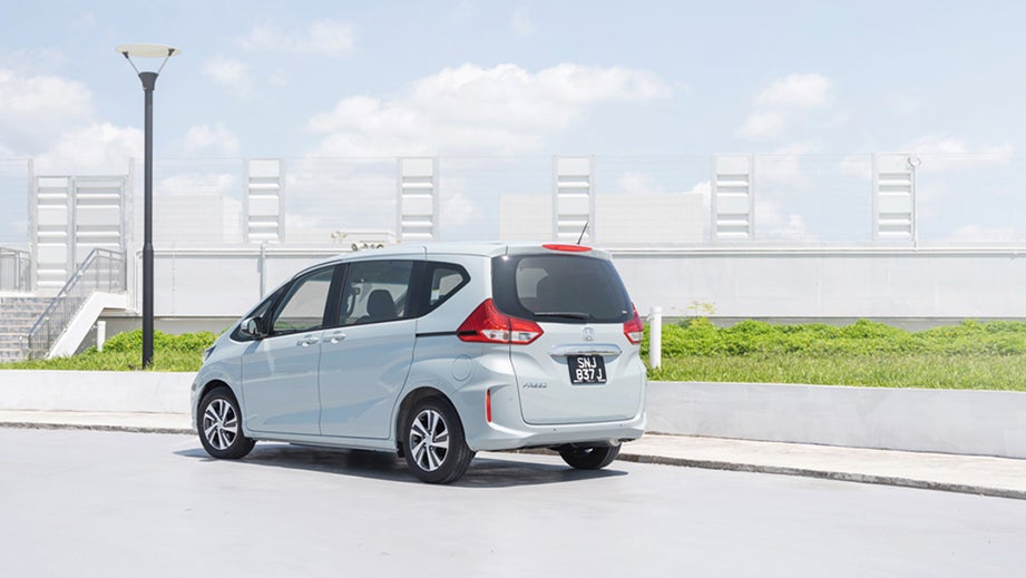 Minivan Cars in India 2026 – Latest Prices & Models