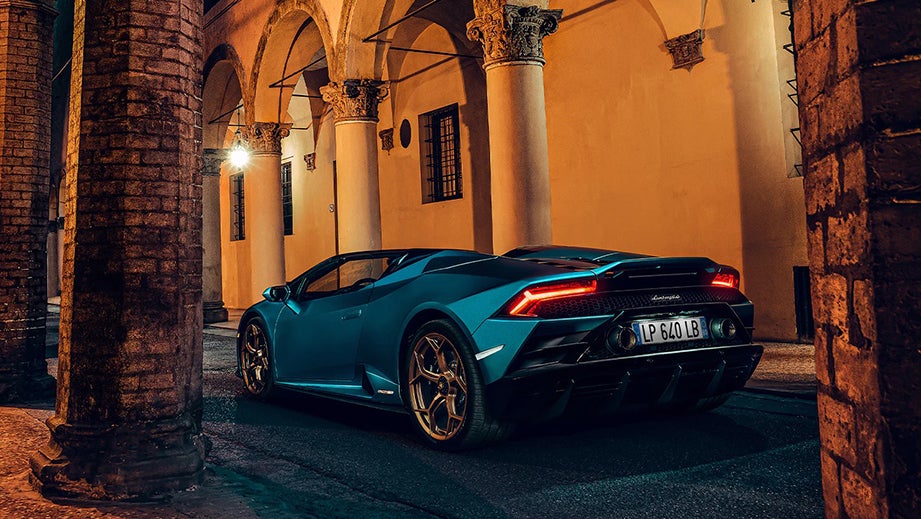 Lamborghini Huracan Evo Images – Interior & Exterior Photos