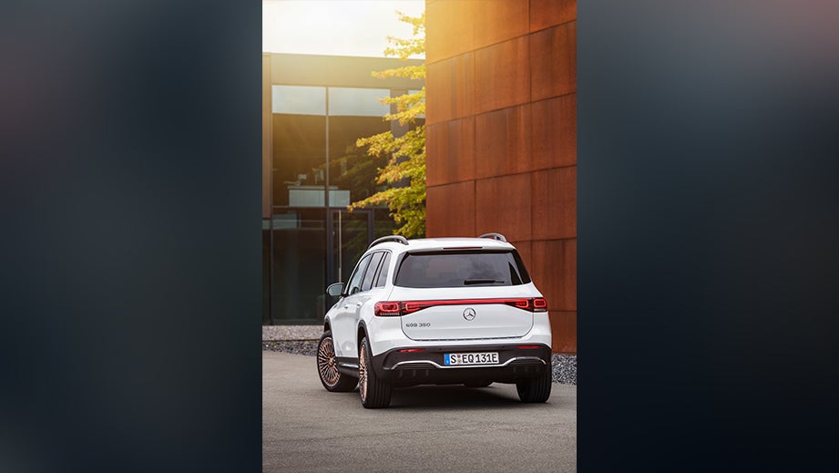 Mercedes-Benz EQB 2022-23 Images – Interior & Exterior Photos