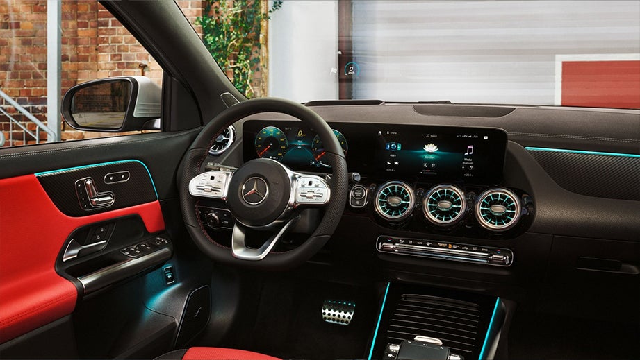 Mercedes-Benz GLA 2021-23 Images – Interior & Exterior Photos