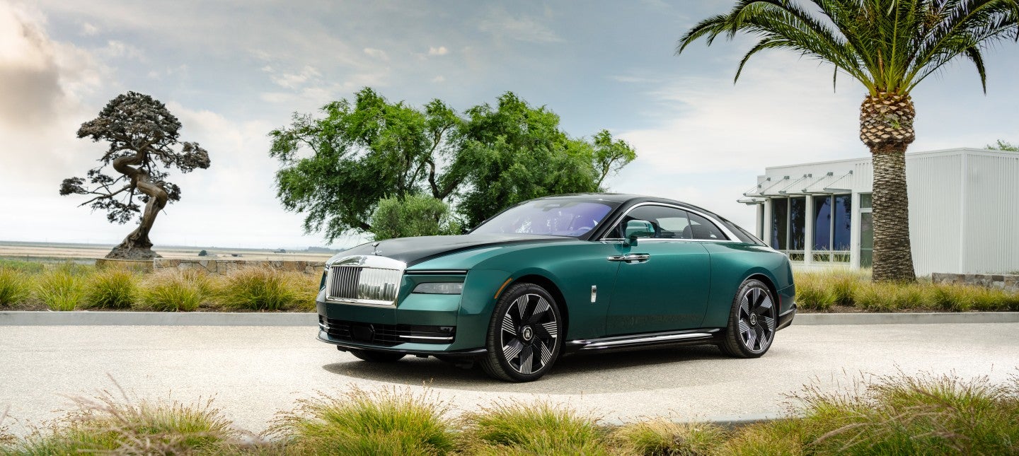 Rolls-Royce Spectre Range – Electric Car Mileage & Battery Performance