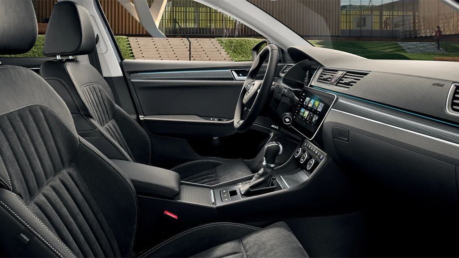 Skoda Superb Images – Interior & Exterior Photos
