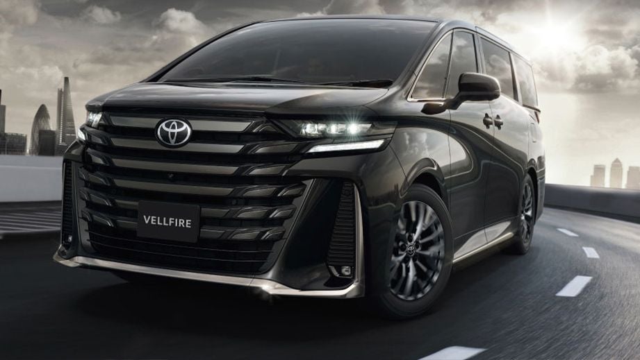 Toyota Vellfire Images – Interior & Exterior Photos
