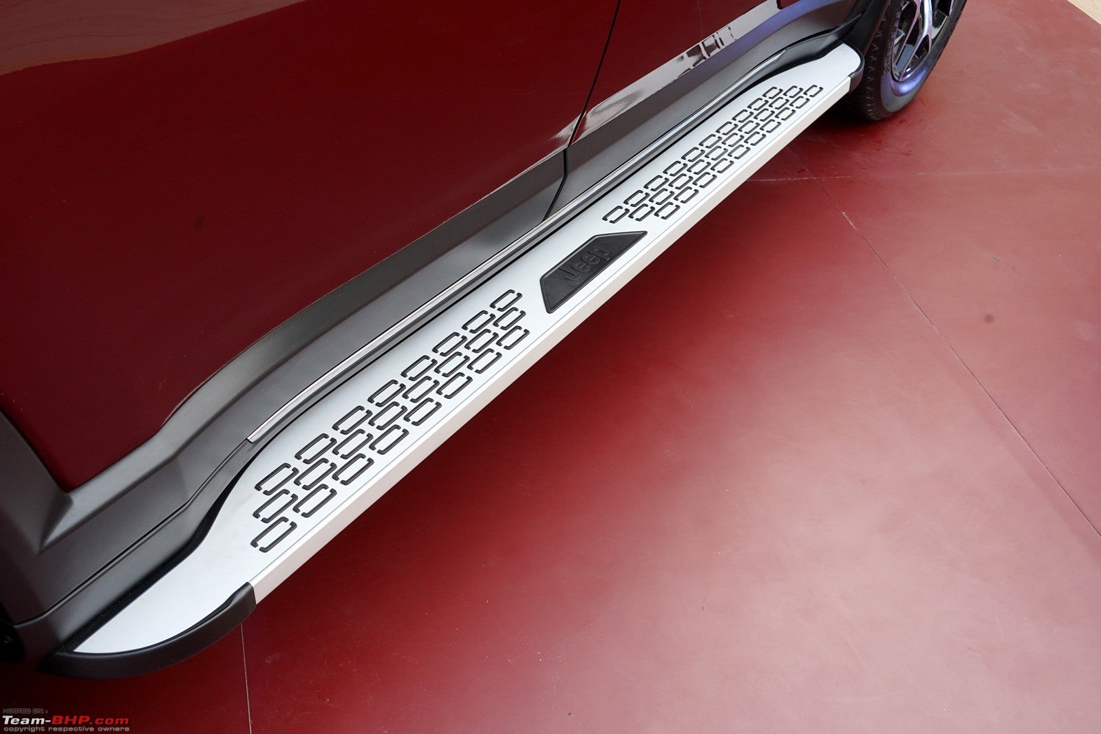 Jeep Meridian Images – Interior & Exterior Photos