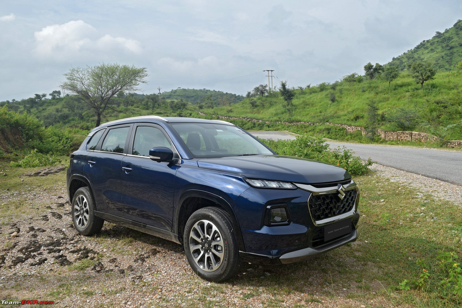 Maruti Suzuki Grand Vitara Images – Interior & Exterior Photos