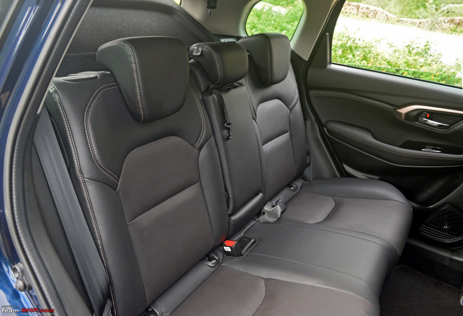 Maruti Suzuki Grand Vitara Images – Interior & Exterior Photos